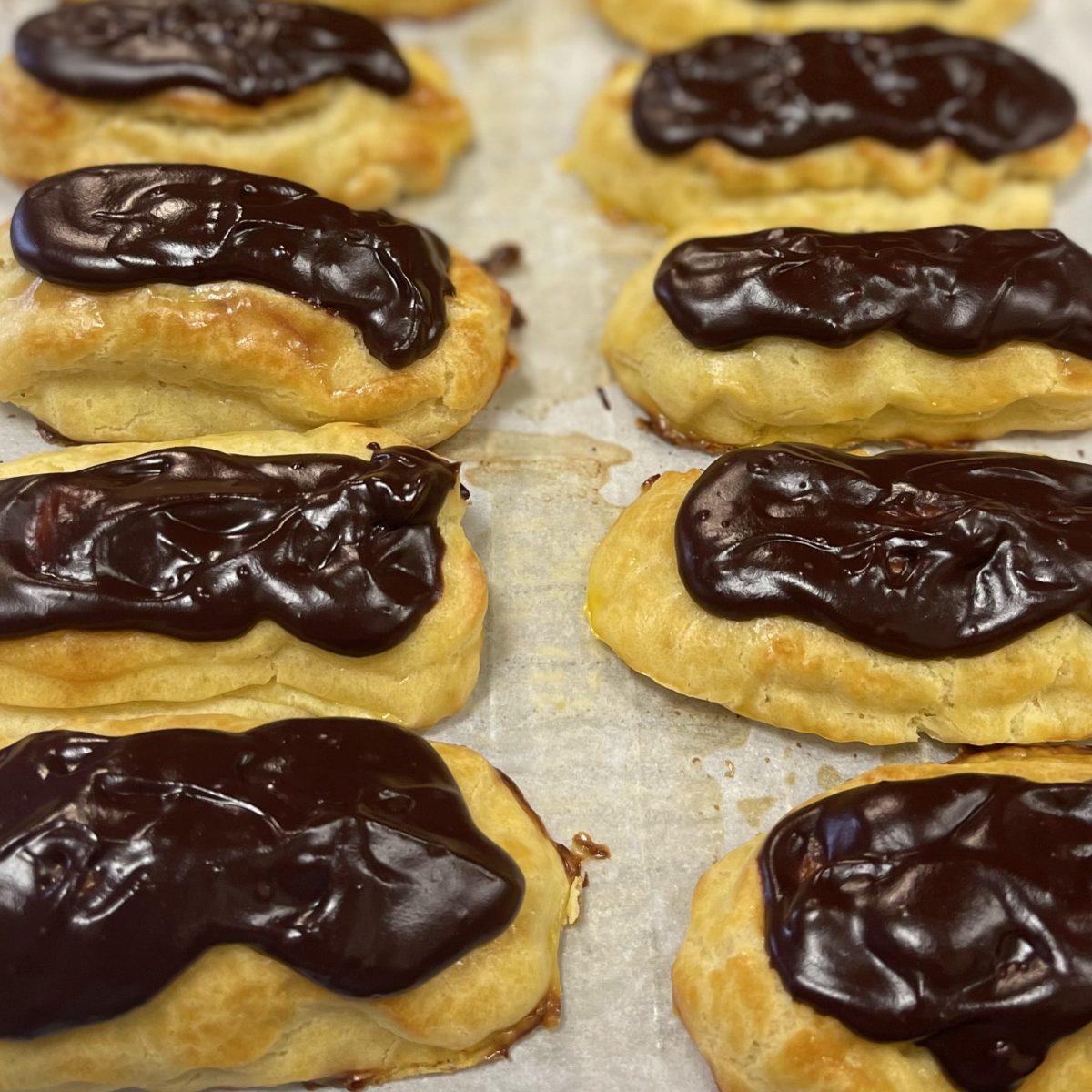How to Make Chocolate Eclairs & Cream Puffs – Antsy Nancy